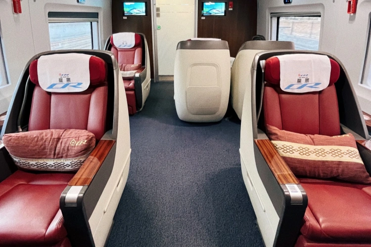 Chengdu to Zhangjiajie High-Speed Train Guide (2026)